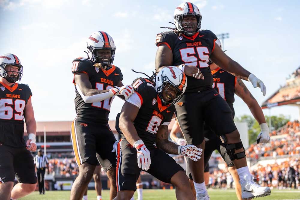 Beavers bully Bengals with ground game in debut under Bray | Rogue ...