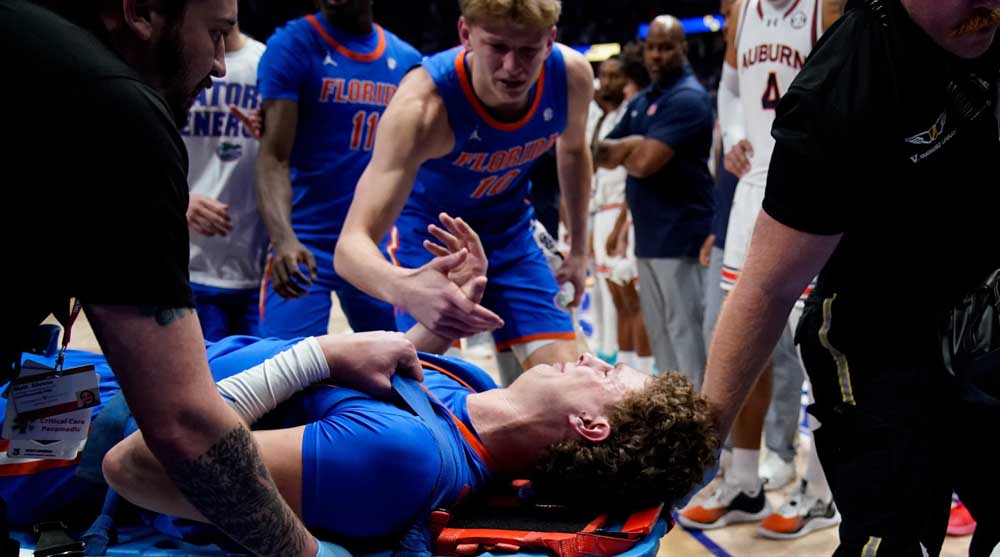 Florida’s Micah Handlogten Stretchered Off Court After Gruesome Injury ...