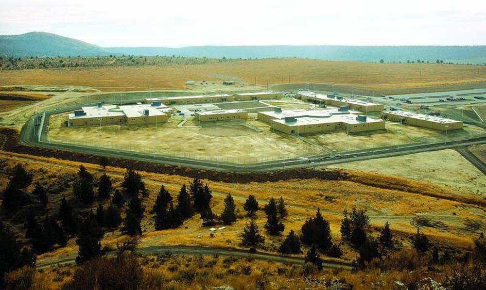 Former Medford man dies in prison while serving robbery sentence ...