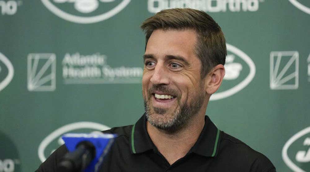 Aaron Rodgers Gives Glowing Assessment of His First Month With Jets ...