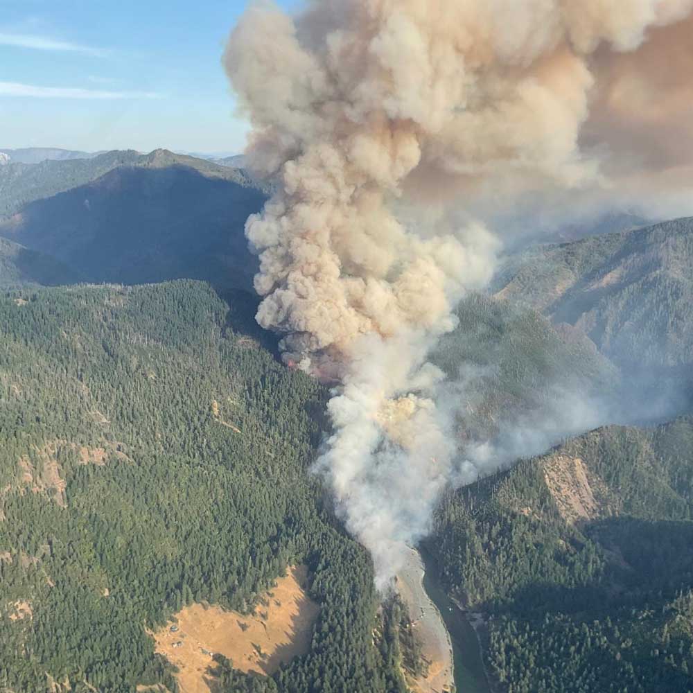 Firefighters expect long battle with Flat Fire | Rogue Valley Times