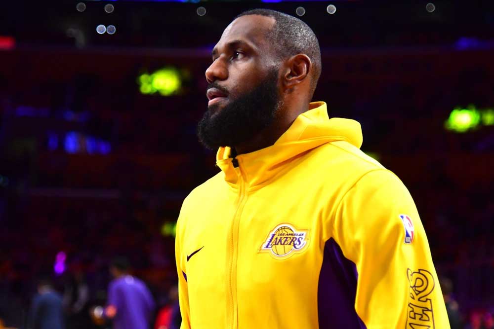 LeBron James Addresses Lakers Breaking His Minutes Restriction in Just ...