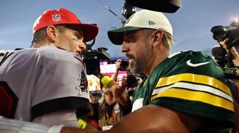 Tom Brady Predicts How Aaron Rodgers Will Fare in His First Year With ...
