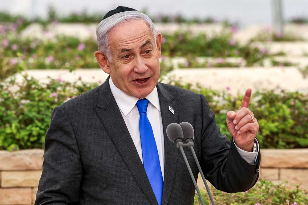 Two flares land in yard of Netanyahu’s private residence | Rogue Valley ...