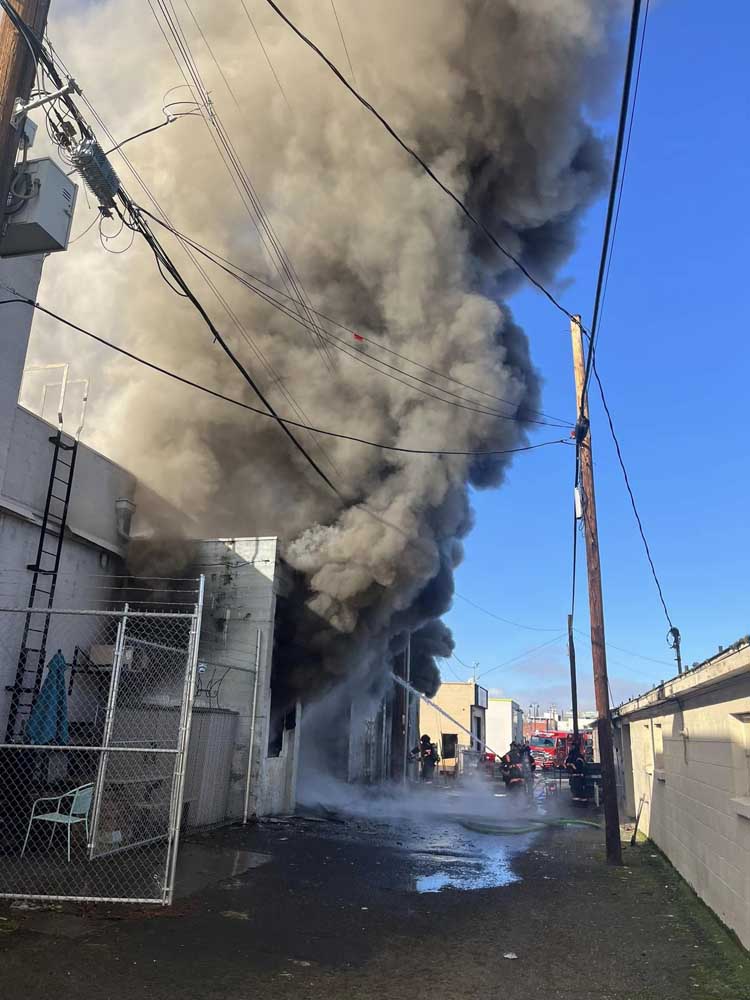 UPDATE: Downtown Medford structure fire contained; road closures in ...