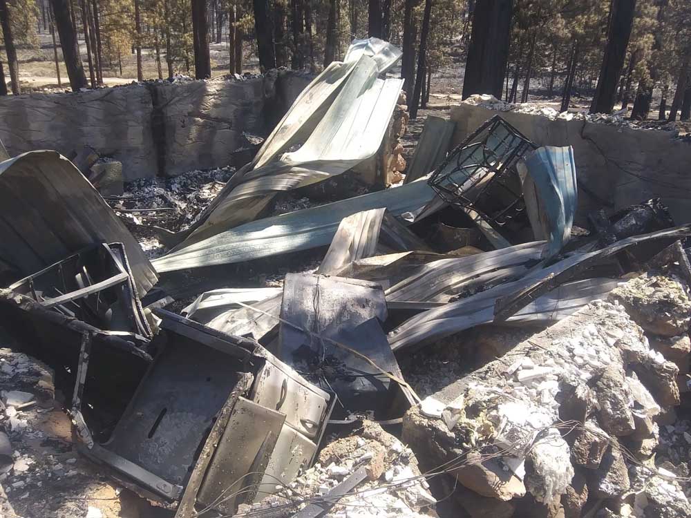 Retired wildland firefighter loses everything to Golden Fire | Rogue ...