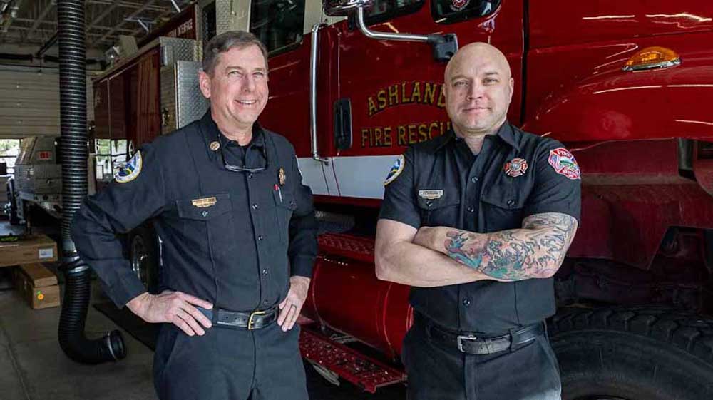 Ashland firefighters underline team pride in accepting life-saving medals | Rogue Valley Times