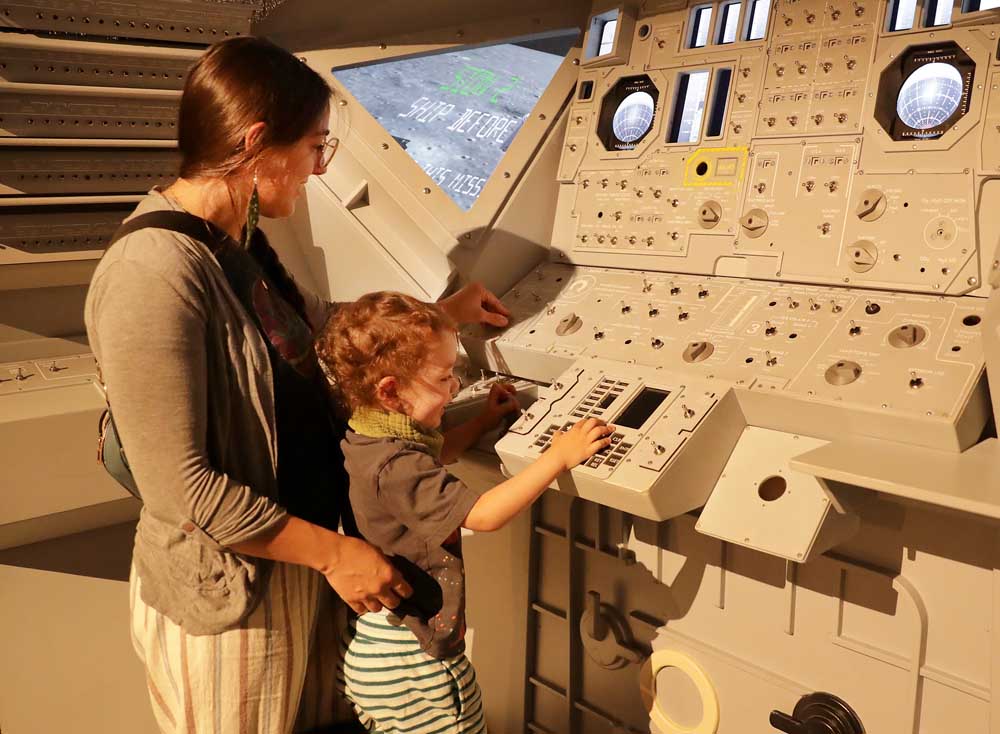 Historic NASA telescope celebrated at ScienceWorks event | Rogue Valley ...