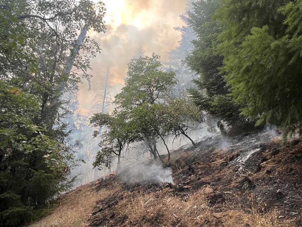 More than 50 wildfires erupt after weekend lightning storms | Rogue ...