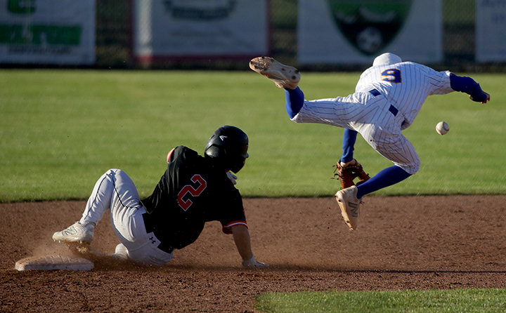 Crater sits in remarkable position despite .500 baseball record | Rogue ...
