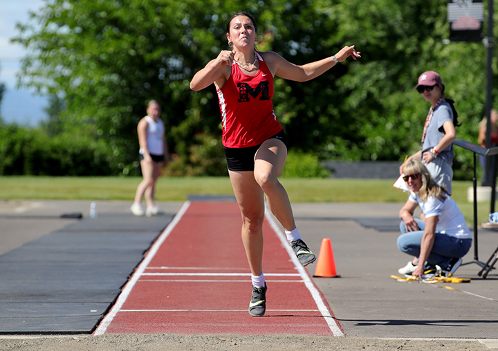 SWC track stars put state on notice with top spring marks | Rogue ...