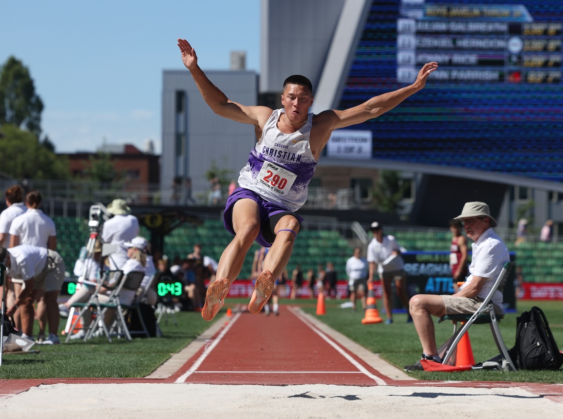 Farmer flashes top-flight talent to spur Cascade Christian at 3A state ...