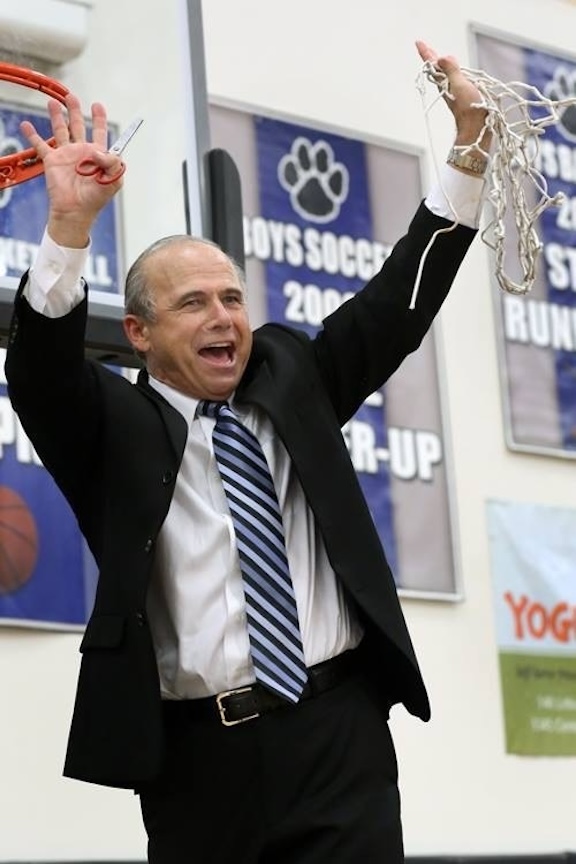 Legendary Medford hoops coach Dennis Murphy steps in to fill void at ...