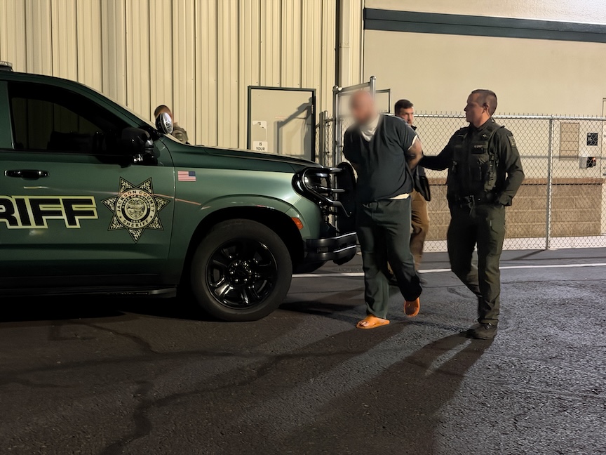 Shady Cove man dead in homicide that closed I-5; suspect in custody ...