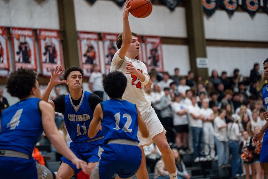 BOYS HOOPS: Crater comes up clutch again to slip by GP in OT | Rogue ...