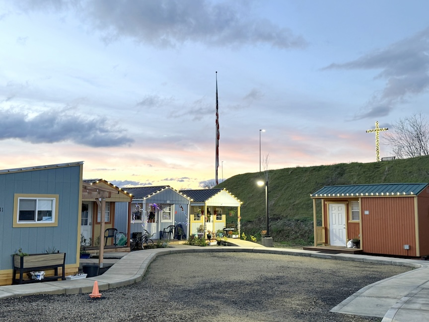 Joy Community seniors savor 1st holidays in their new tiny homes ...